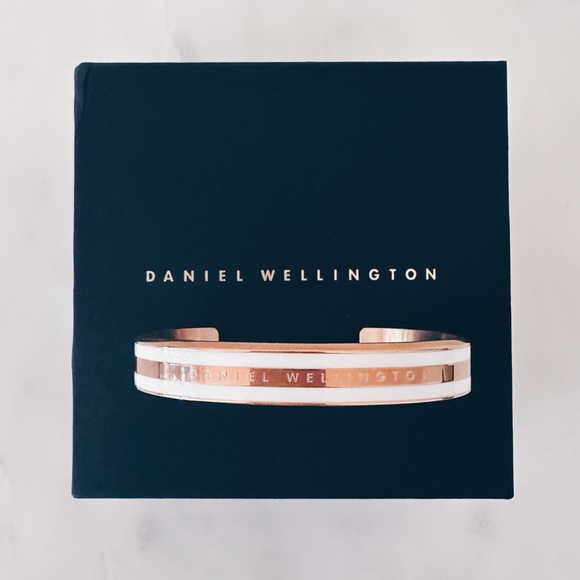Daniel Wellington | Jewelry | New Daniel Wellington Emalie Bracelet ...